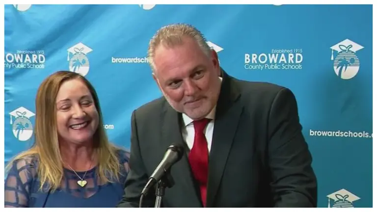 Superintendente escolar de Broward, Peter Licata, anuncia su retiro ...