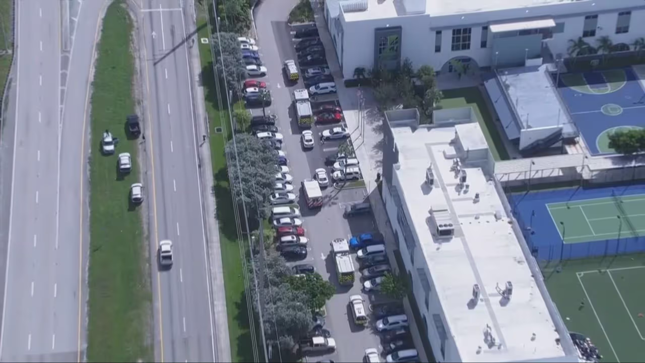 Varios estudiantes de escuela de Miami-Dade llevados de emergencia al ...