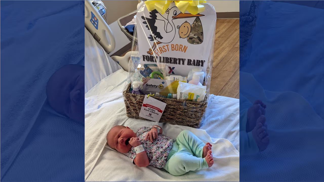 Nace la primera bebé en Fort Liberty tras el cambio de nombre de la ...