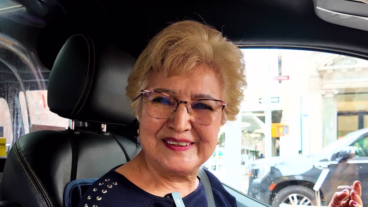 Emma Tzoumas, taxista de 78 años en Nueva York: 30 años al volante de ...