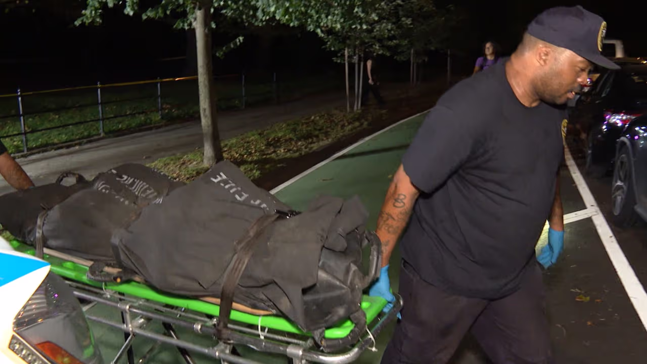 Hallan cuerpo calcinado de mujer en parque de Manhattan | Video ...