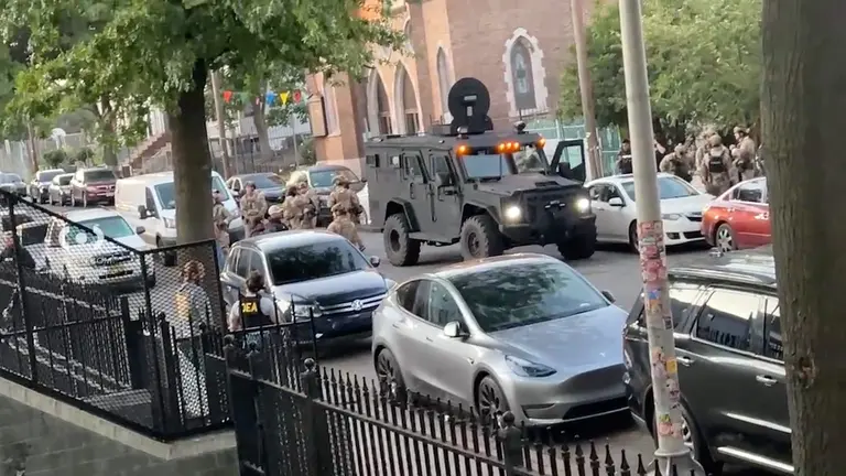 Redada en Jersey City deja 18 detenidos y seis armas incautadas en ...