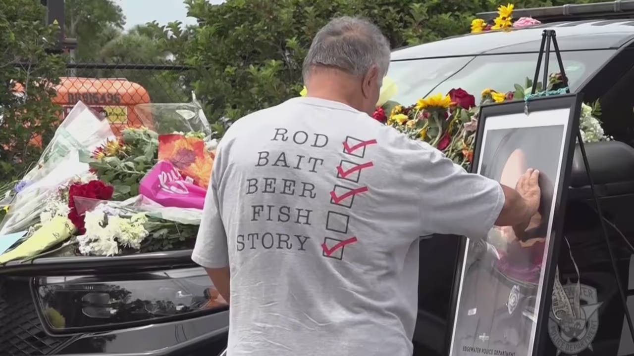 Homenaje al oficial David Jewell: vigilia tras su asesinato en ...