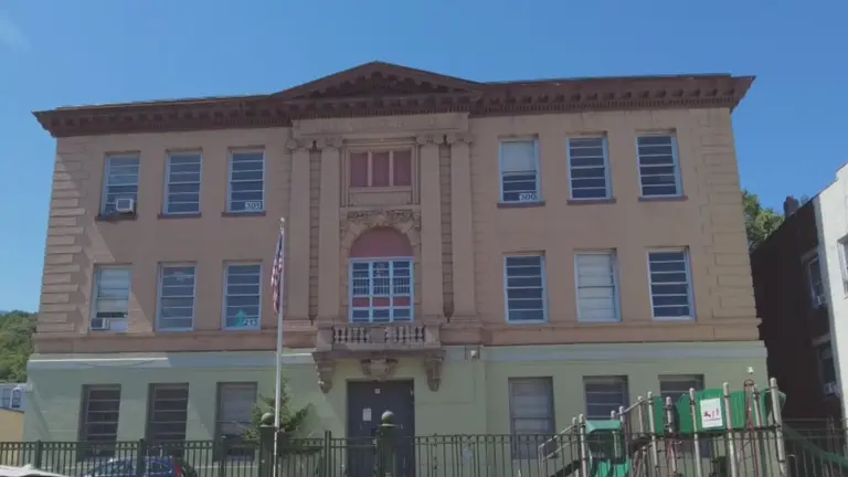 Descontento por cierre y reubicación en escuela de Paterson, Nueva ...