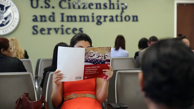 Florida se adapta a cambios en el examen de ciudadanía: más preguntas y ...