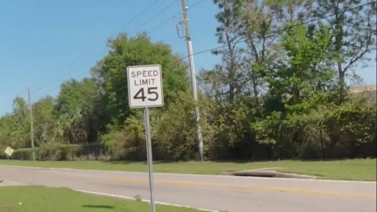 Reducen el límite de velocidad en ocho tramos del condado Orange ...