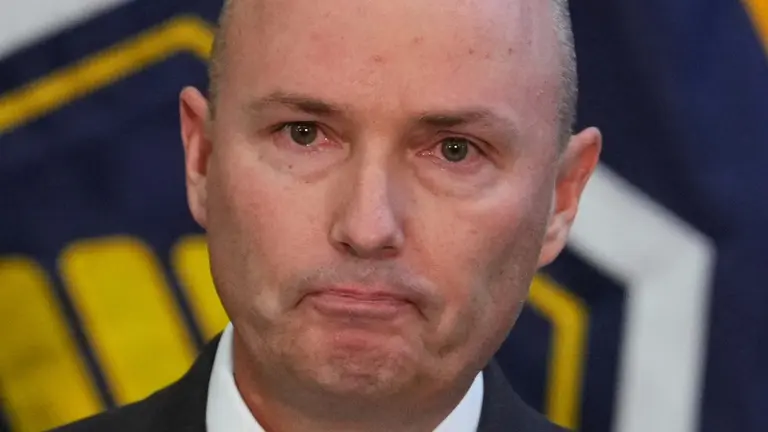 Spencer Cox, el gobernador republicano de Utah que habla de unidad tras el asesinato de Charlie ...