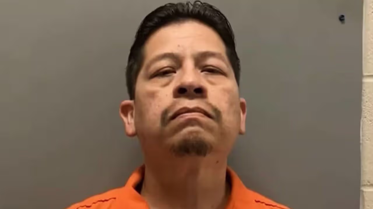 Rechazan anular el juicio contra el expolicía de Uvalde Adrian Gonzalez ...