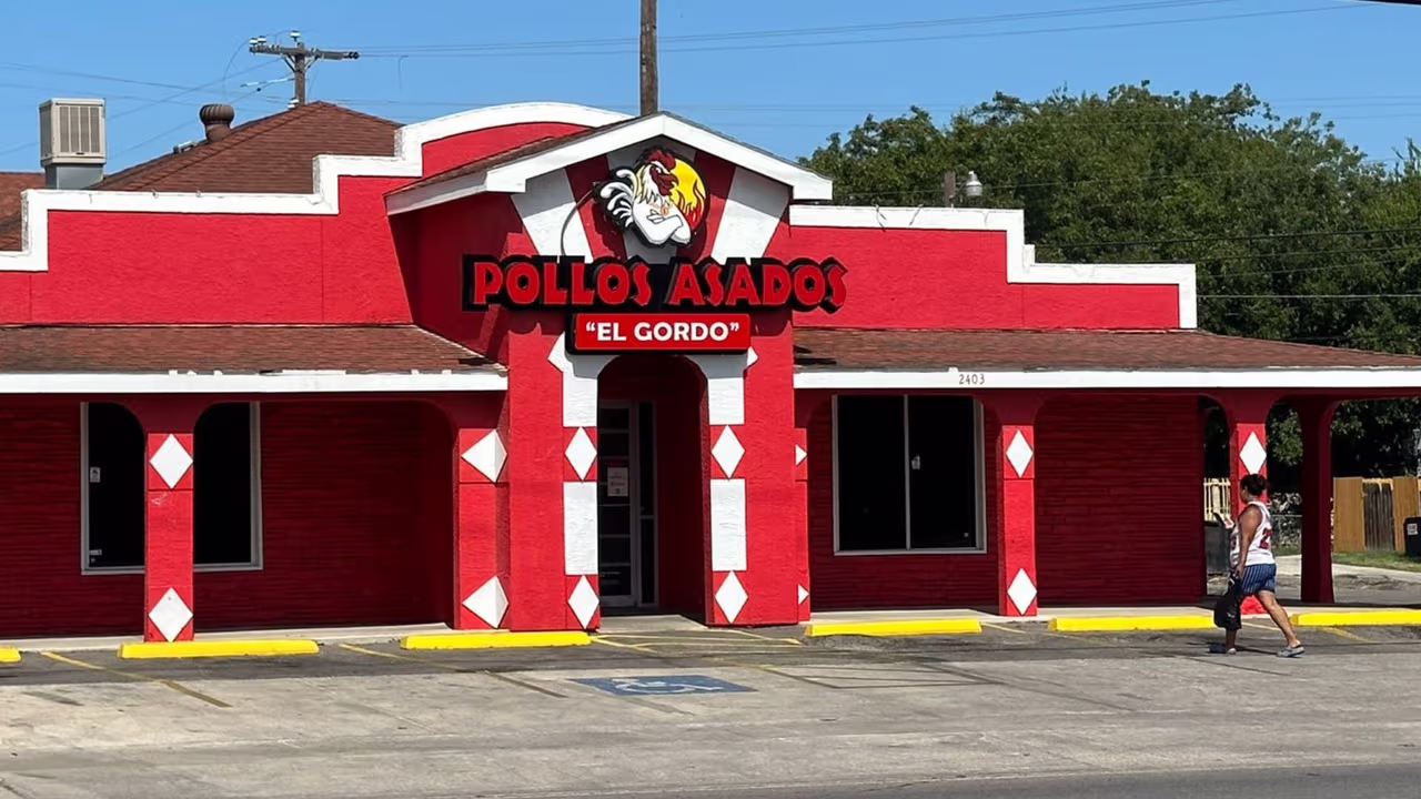 Dueño del restaurante 'Pollos Asados El Gordo' en San Antonio, Texas ...