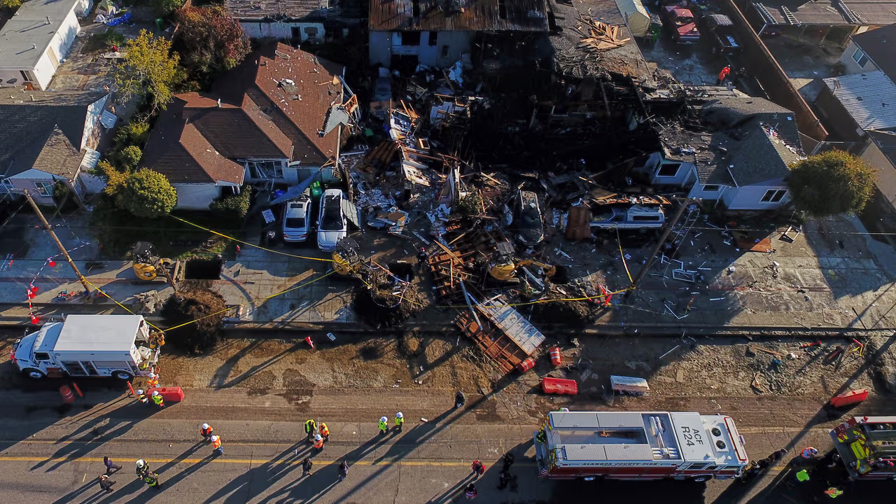 Investigan causas explosión de gas en Hayward que dejó seis heridos ...