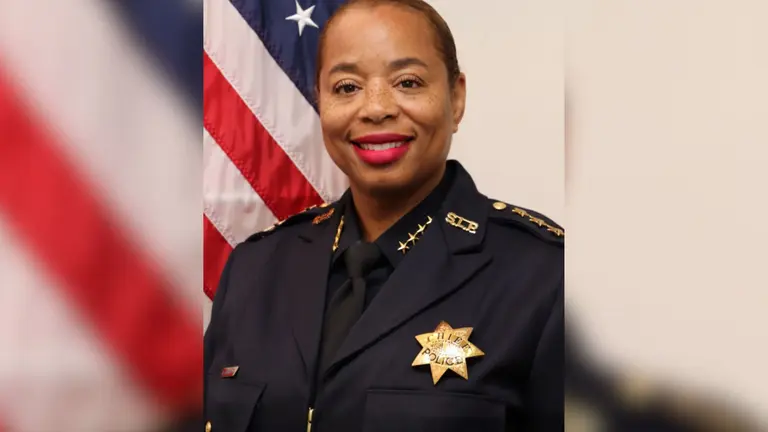 La jefa de la policía de San Leandro, Angela Averiett, es acusada de ...