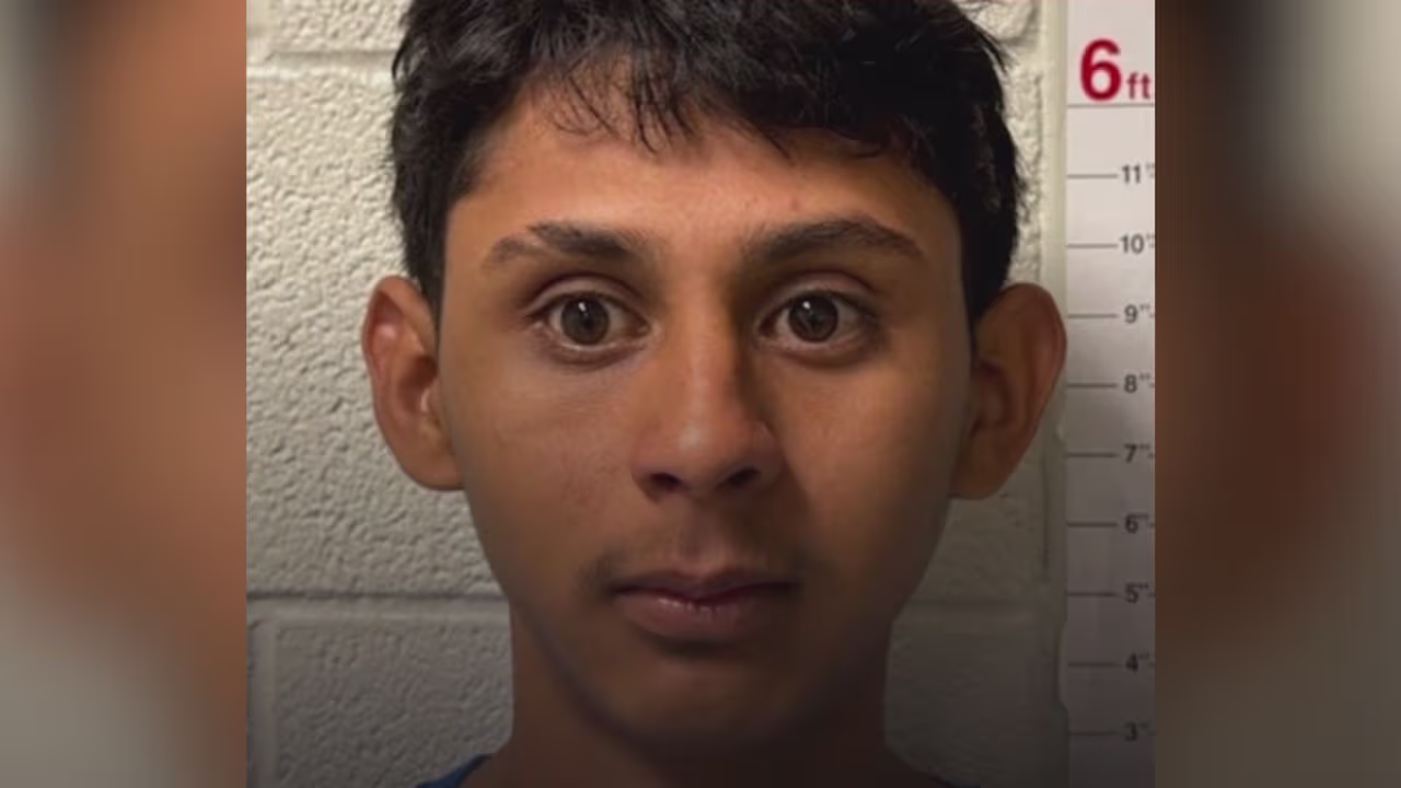 Mailon Moisés Echeverria-López aparece como deportado en el sistema de ...
