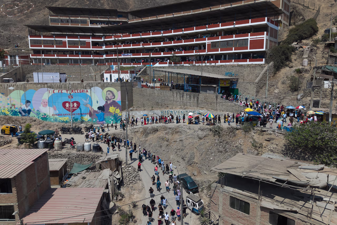 Elecciones en Perú: entre la incertidumbre y fallas que dejan a 63 mil ...