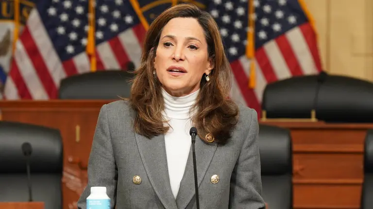 María Elvira Salazar rechaza la decisión de Google de sacar a Univision ...