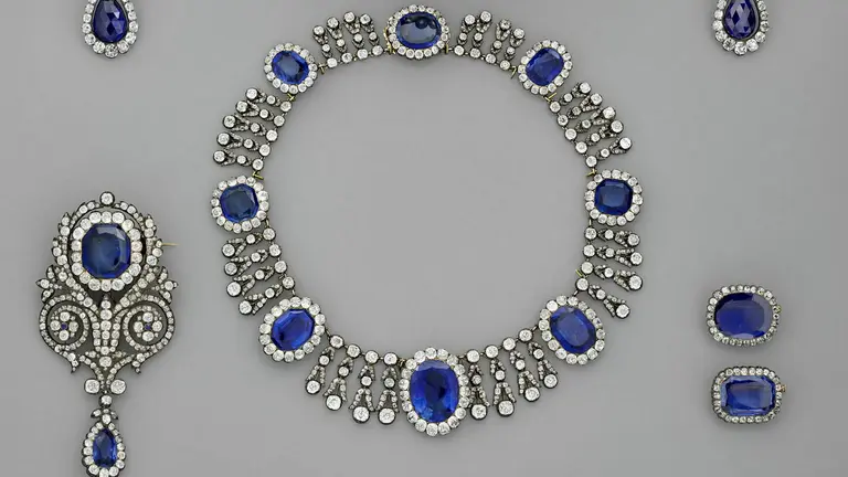 Cuáles son las ocho joyas que robaron del Museo de Louvre | Noticias Univision Mundo | Univision