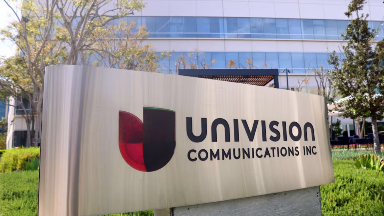 Suplantan a Univision Noticias en Venezuela y publican encuesta falsa ...