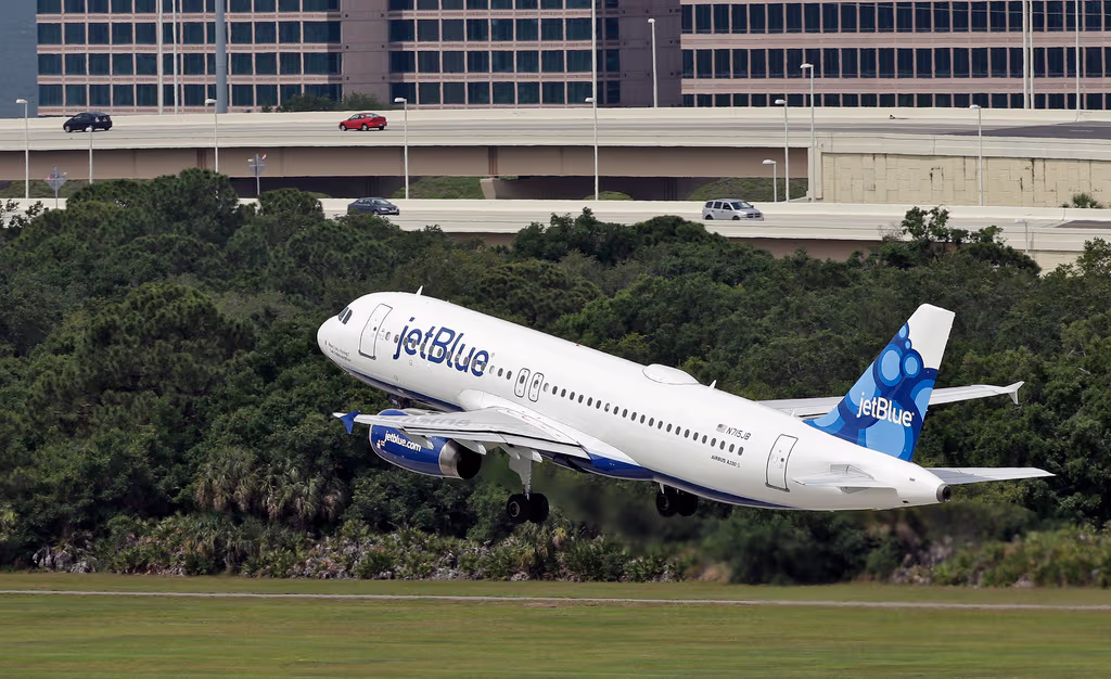 FAA deja en tierra todos los aviones de JetBlue | N+ Univision Estados ...