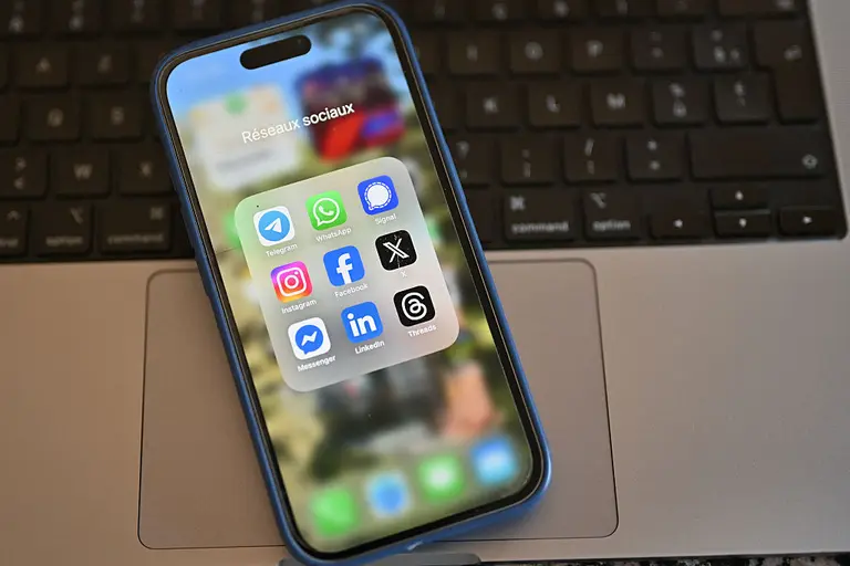 Qué significa 'rage bait', la palabra del año 2025, según la prestigiosa editorial Oxford ...