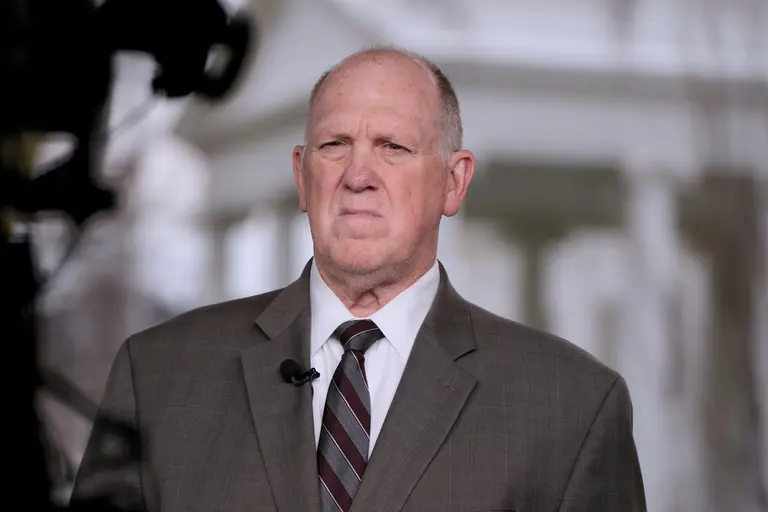 Trump envía a Tom Homan a Minnesota en medio de protestas, muertes y ...