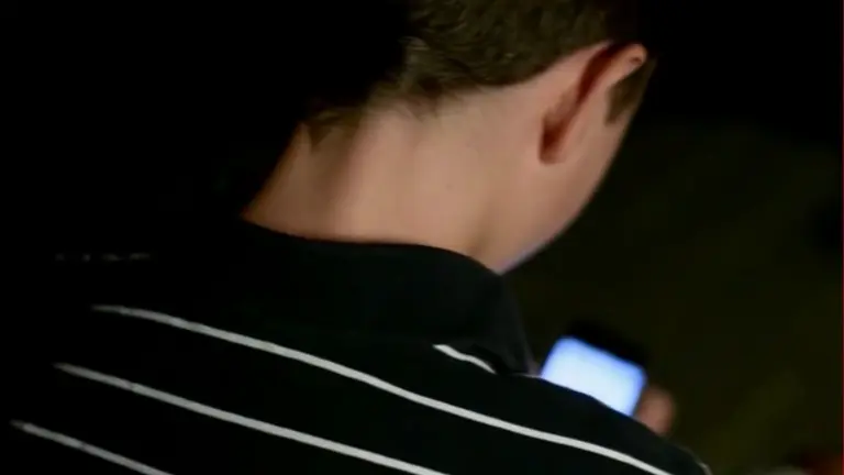 Juicio histórico contra plataformas sociales avanza a la selección de ...