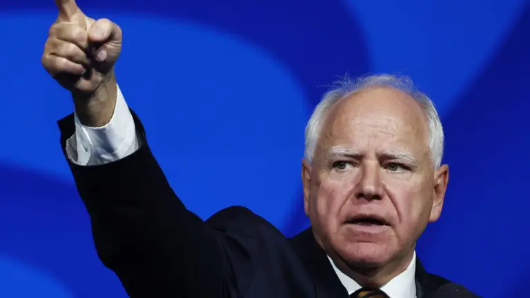 Tim Walz, fórmula vicepresidencial de Kamala Harris, es acusado de ...