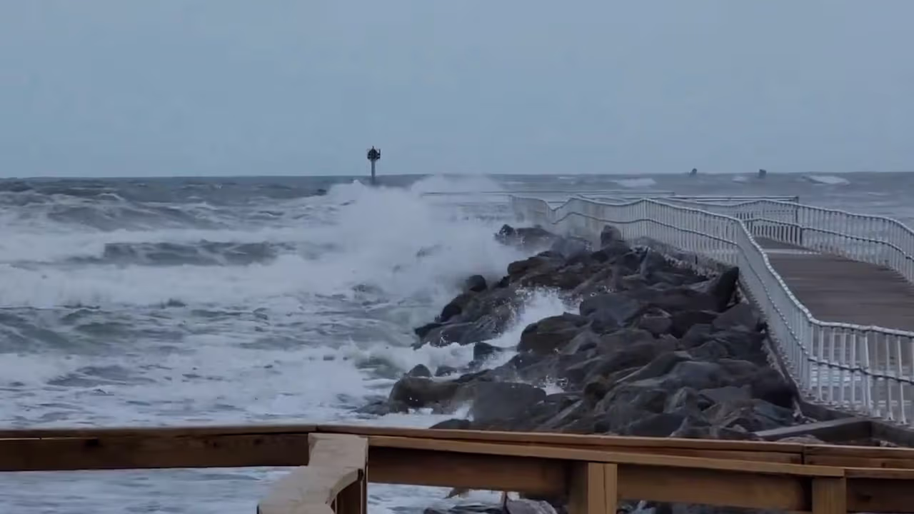 Una tormenta inunda Florida mientras avanza por la Costa Este | N+ ...