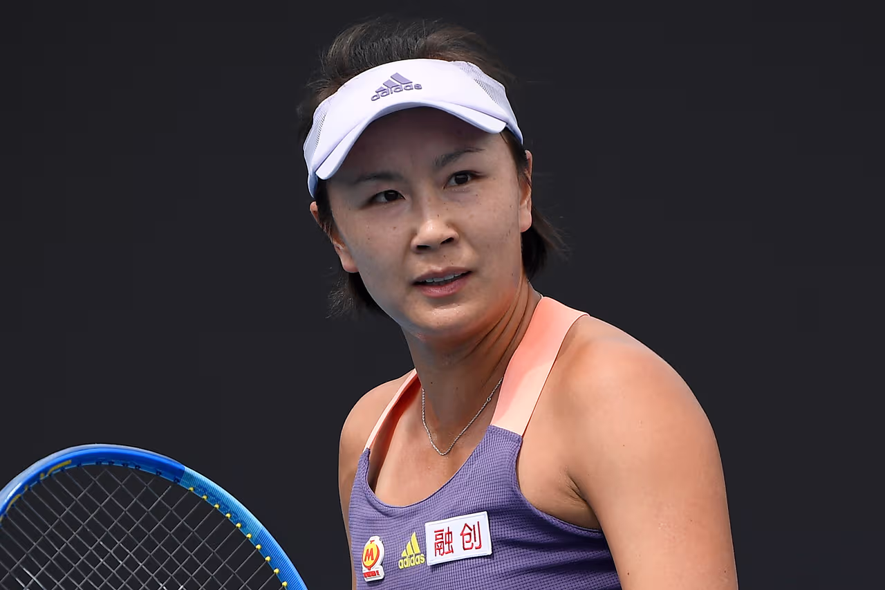 Tenista china Peng Shuai habla por video con el Comité Olímpico ...