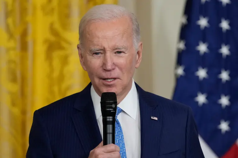 Biden firma ley que pone fin a la emergencia por covid-19 | Noticias Univision Política | Univision