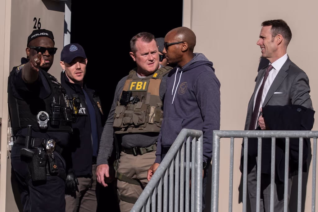 Registro del FBI a sede electoral del condado Fulton: críticos ...