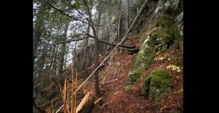 Google Maps guía a un excursionista hacia un sendero inexistente en una ...