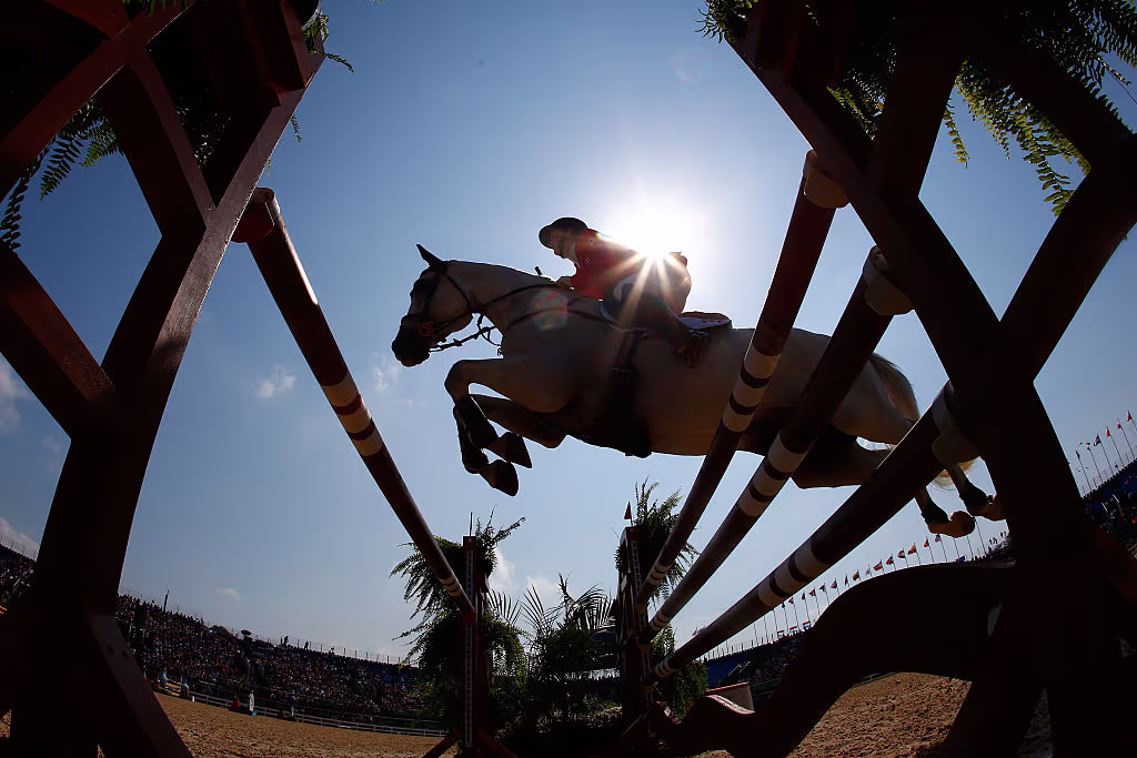 Fallece la jinete adolescente Hannah Serfass aplastada por un caballo ...