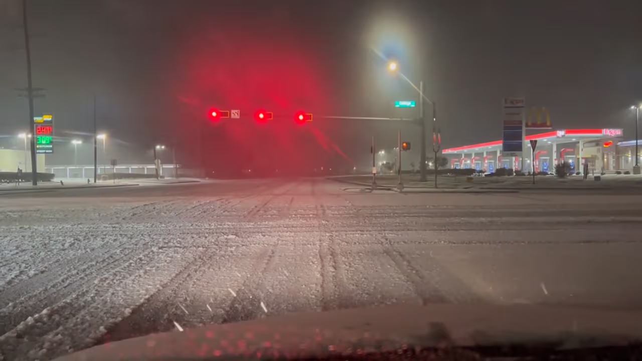 Texas bajo la nieve: las imágenes de la tormenta invernal con ...