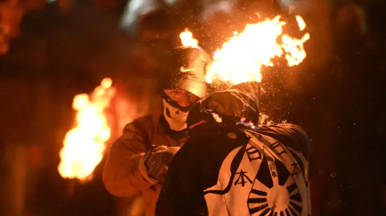 Tradición y adrenalina: conoce el Festival de las Bolas de Fuego de El Salvador | Noticias ...