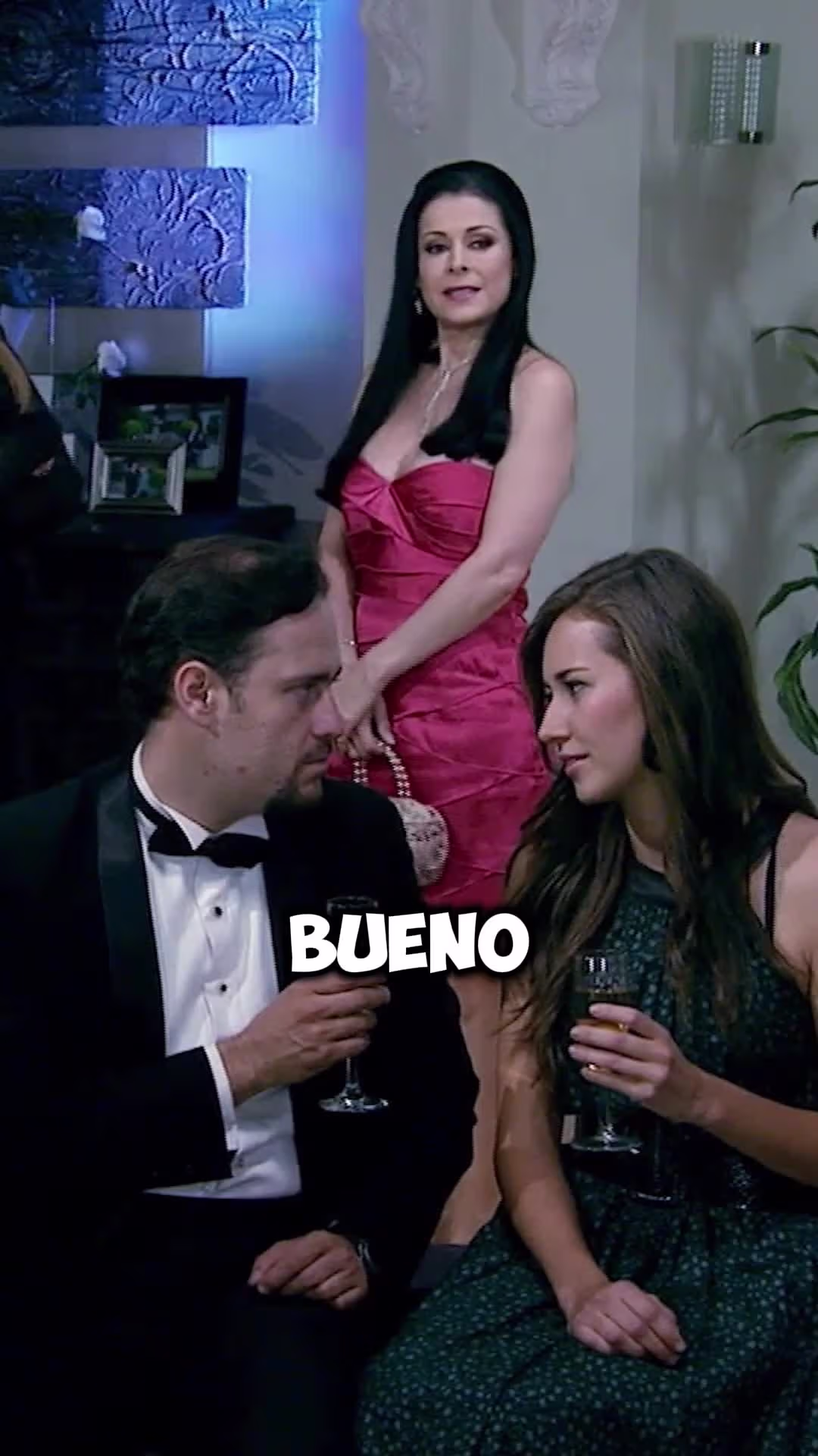 Fina se burla de Constanza | Novelas Cuando me enamoro | Univision