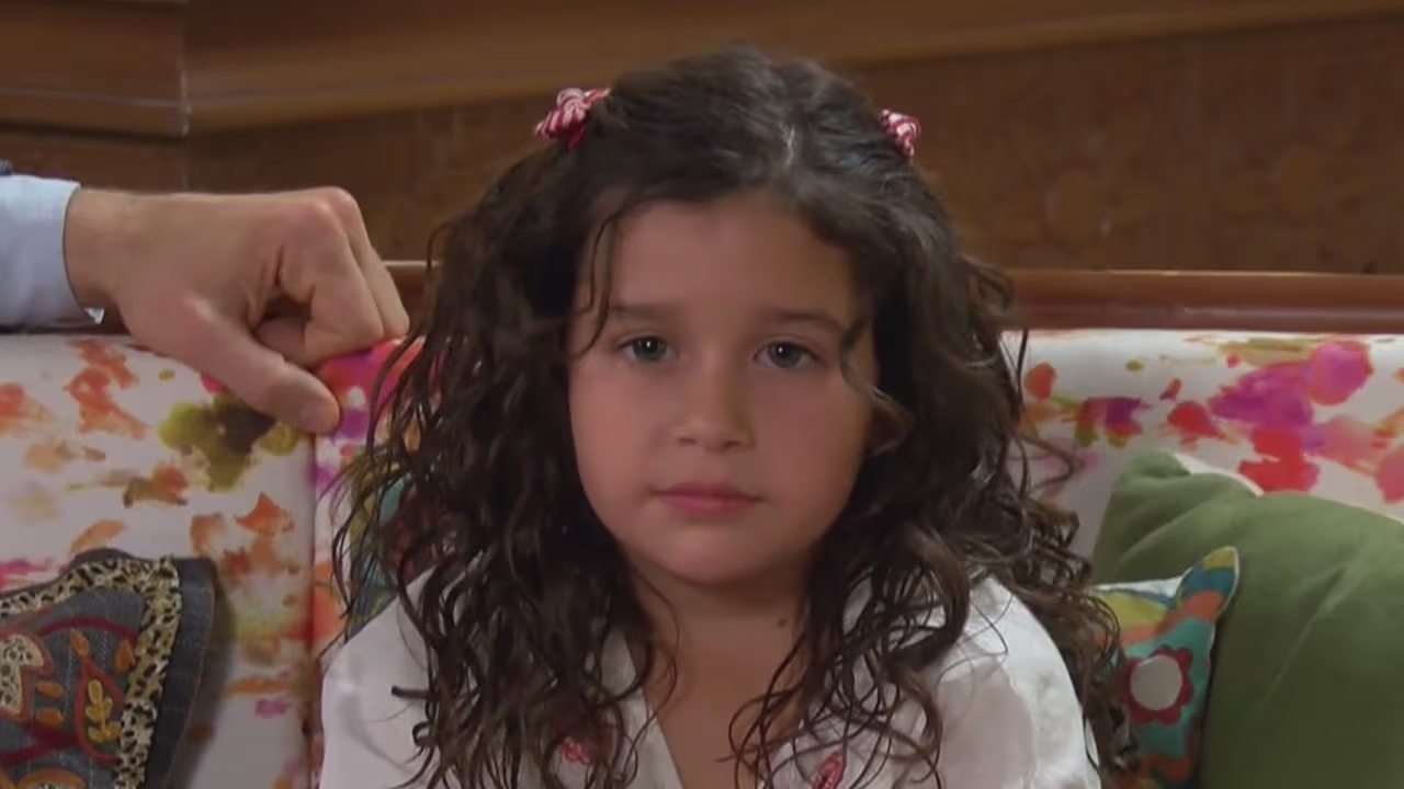 La pequeña Regina Graniewicz de 'Papá a toda madre' sabe robarnos el ...