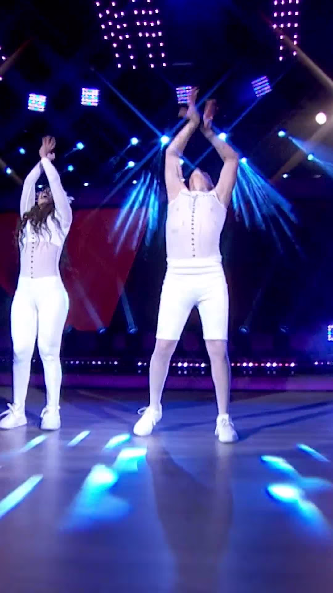 El baile de Kunno y Rosa terminó con un ¡BESO! | Shows Hoy | Univision