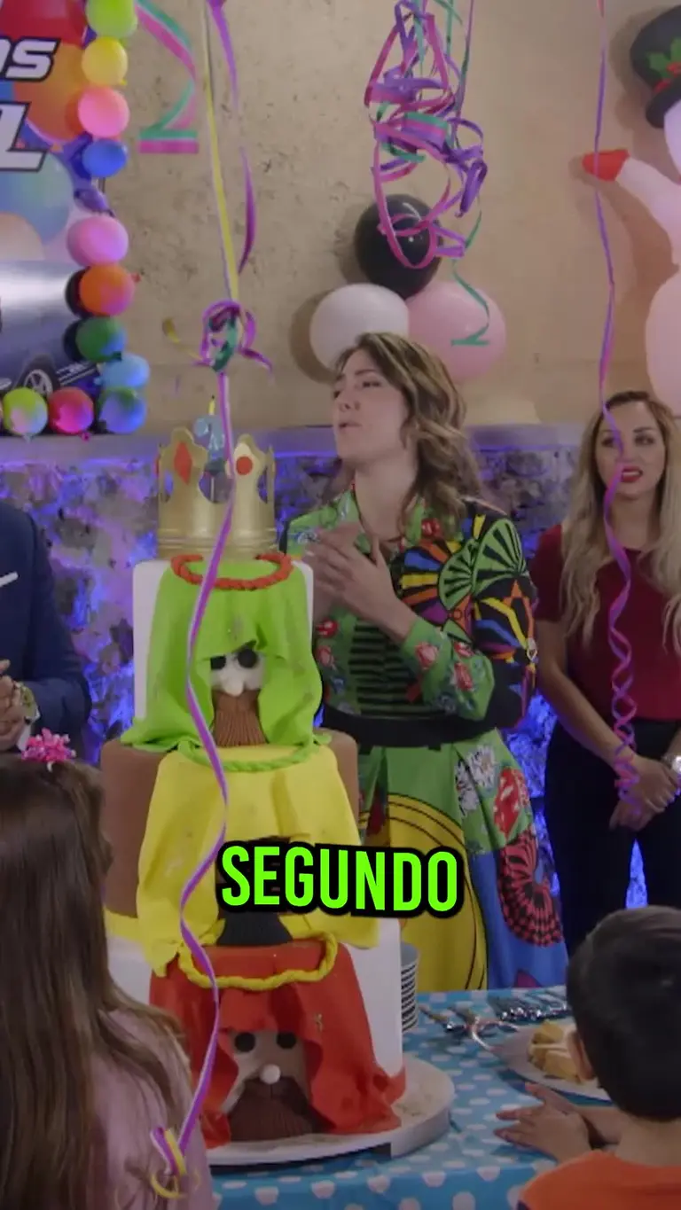 ¡Hay rosca de reyes y chocolate para todos! | Series La Rosa de ...