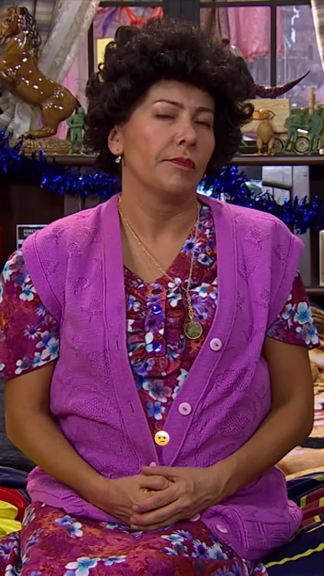Doña Lucha utiliza todas sus armas de manipulación | Shows María de ...