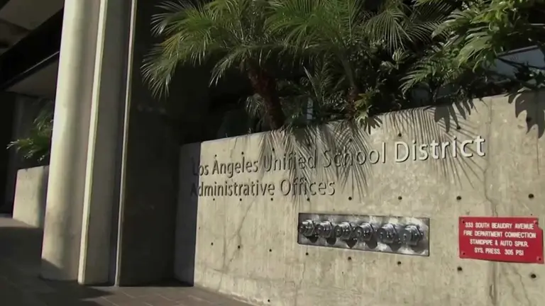 Investigan al Distrito Escolar Unificado de Los Ángeles por manejo de ...
