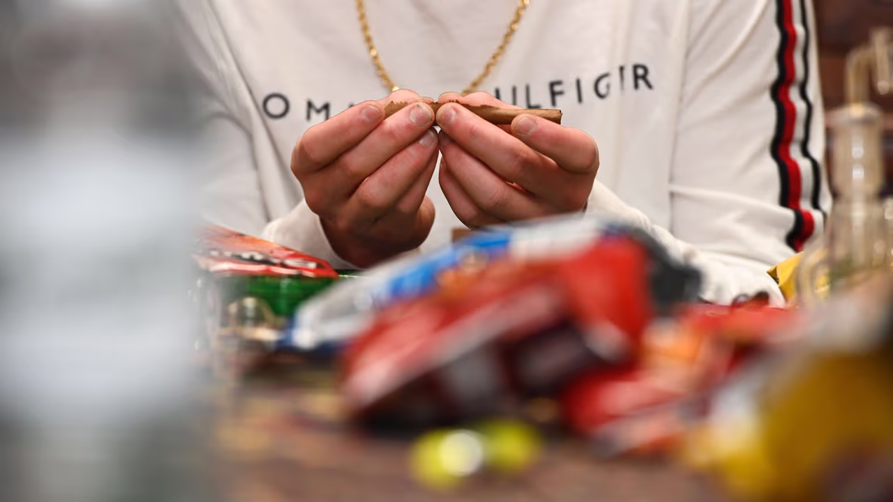 Miles de condenas por marihuana serán anuladas en el condado de Los ...