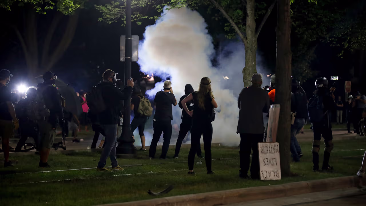 Violentas protestas en Wisconsin tras conocerse que Jacob Blake puede ...