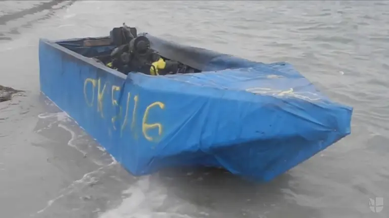 Cuban raft washes up on Florida beach - empty | Univision News | Univision